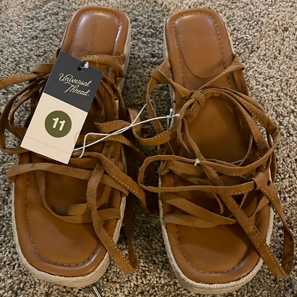 Universal Thread | Shoes | Sandals | Poshmark